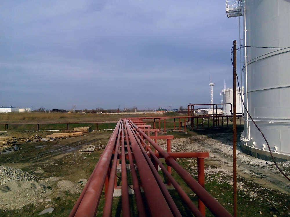 Safety Tips for Installing a Piping System in Industrial Environments
